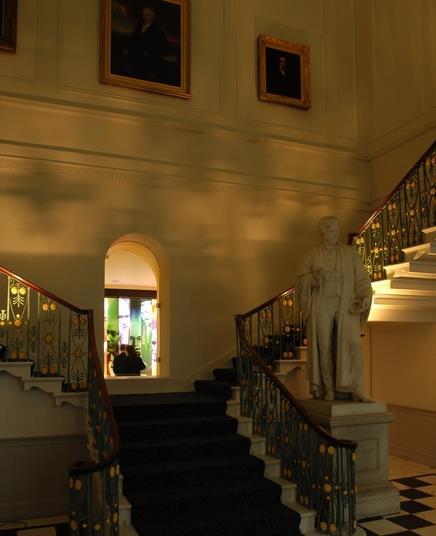 Queen opens Royal Institution after Farrell refurb | News | Building