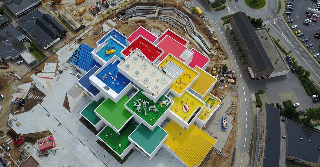 Play house | Features | Building