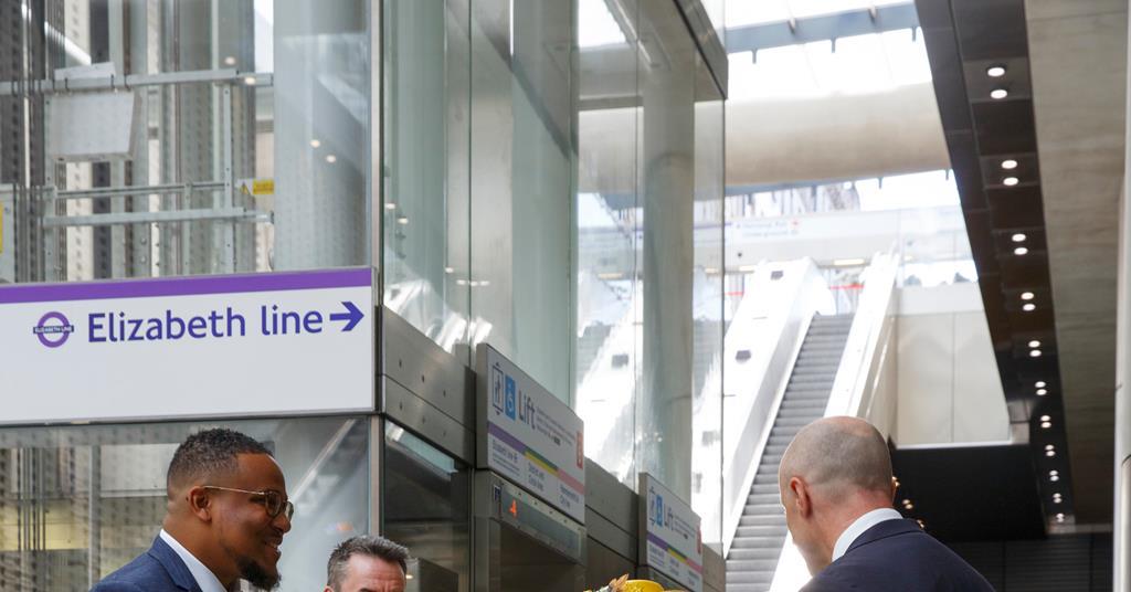 Queen visits Paddington station for official opening of Elizabeth line ...