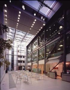 Drop-in centre | Features | Building