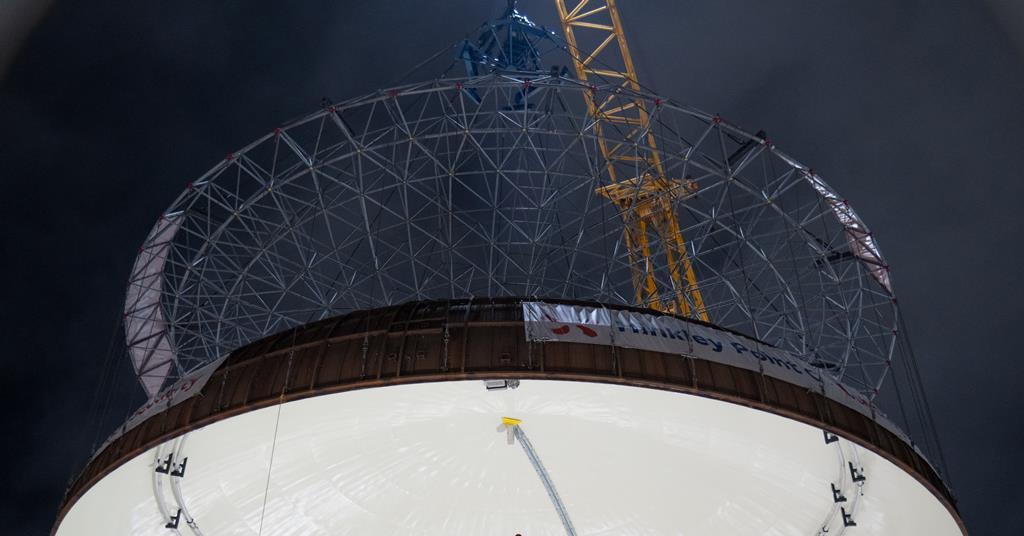 In pictures: Second nuclear reactor dome lifted into place at Hinkley ...