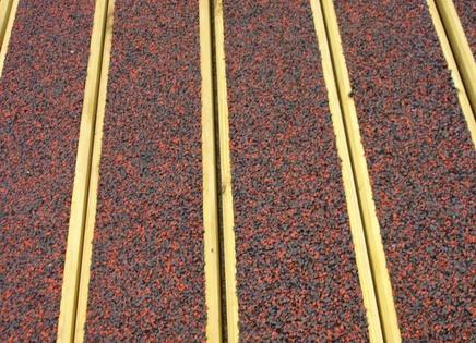 Slip-resistant decking | Features | Building