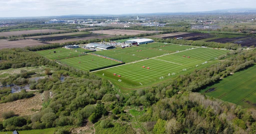 Fosters announced as architect behind £50m revamp of Manchester United ...