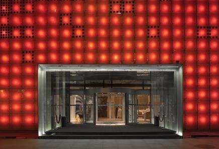 Solar-powered LED cladding: Great wall of China | Features | Building