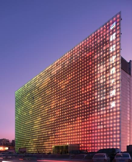 Solar-powered LED cladding: Great wall of China | Features | Building