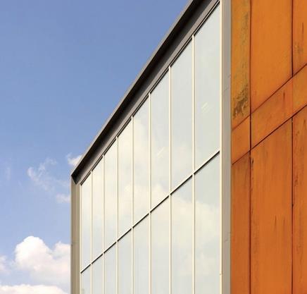 The alternatives: Interactive facades | Features | Building