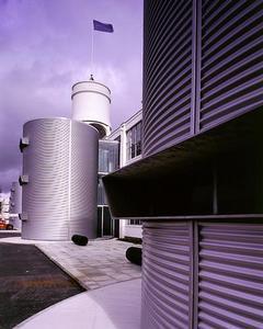 How striking | Features | Building