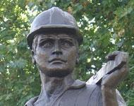 Construction workers' memorial unveiled in Tower Hill | News | Building