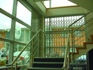 SWS: putting up the shutters | Archive Titles | Building