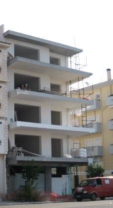 An edgy painter | News | Building