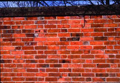 broken bond brickwork
