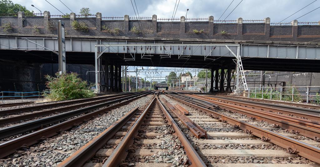 Search for cost and project managers on £5bn Oxford-Cambridge railway ...