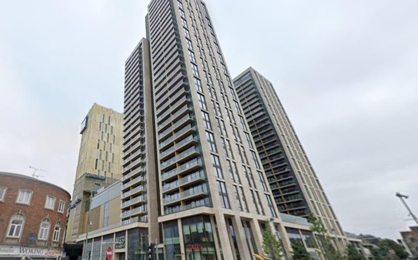 McAlpine boss to meet local MP at site of Woking hotel with problem ...