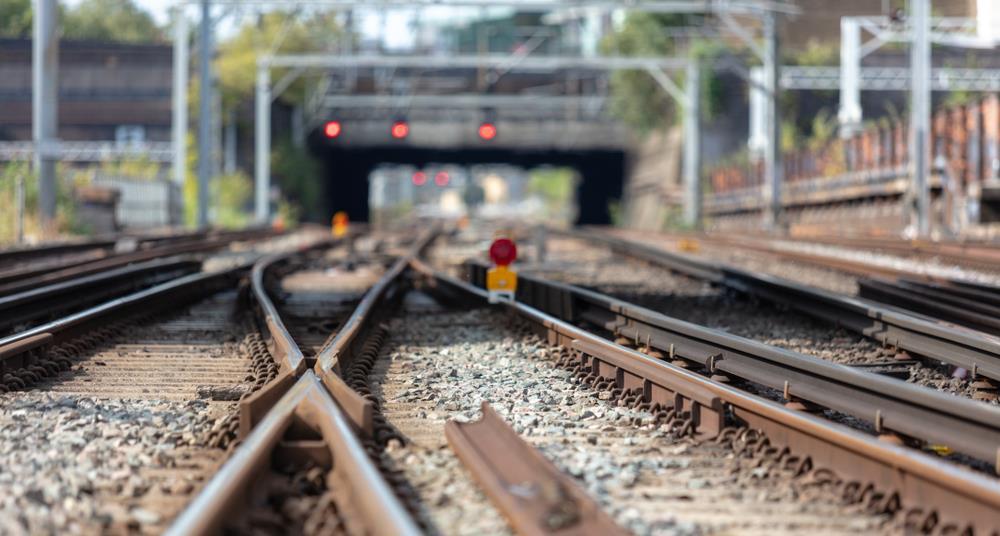 Government signs deal to remove mobile signal blackspots along busy ...