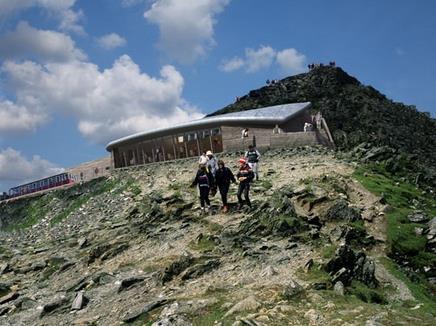 Roof installed on Snowdon's mountain-top cafe | News | Building