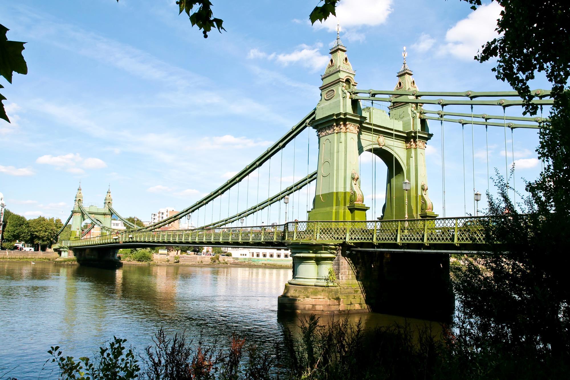 Hammersmith bridge closed due to 'critical faults' | News | Building