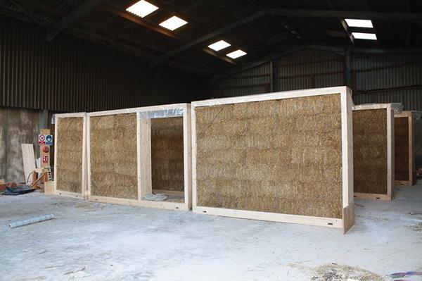 House of straw | Features | Building