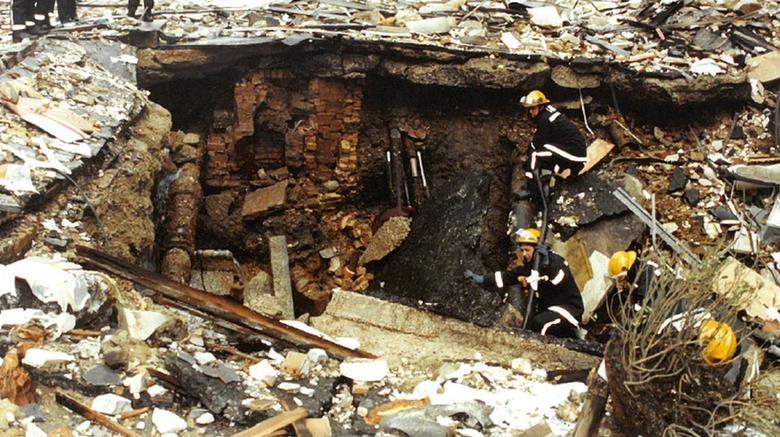 From the archives: Aftermath of the Bishopsgate bombing, 1993 ...